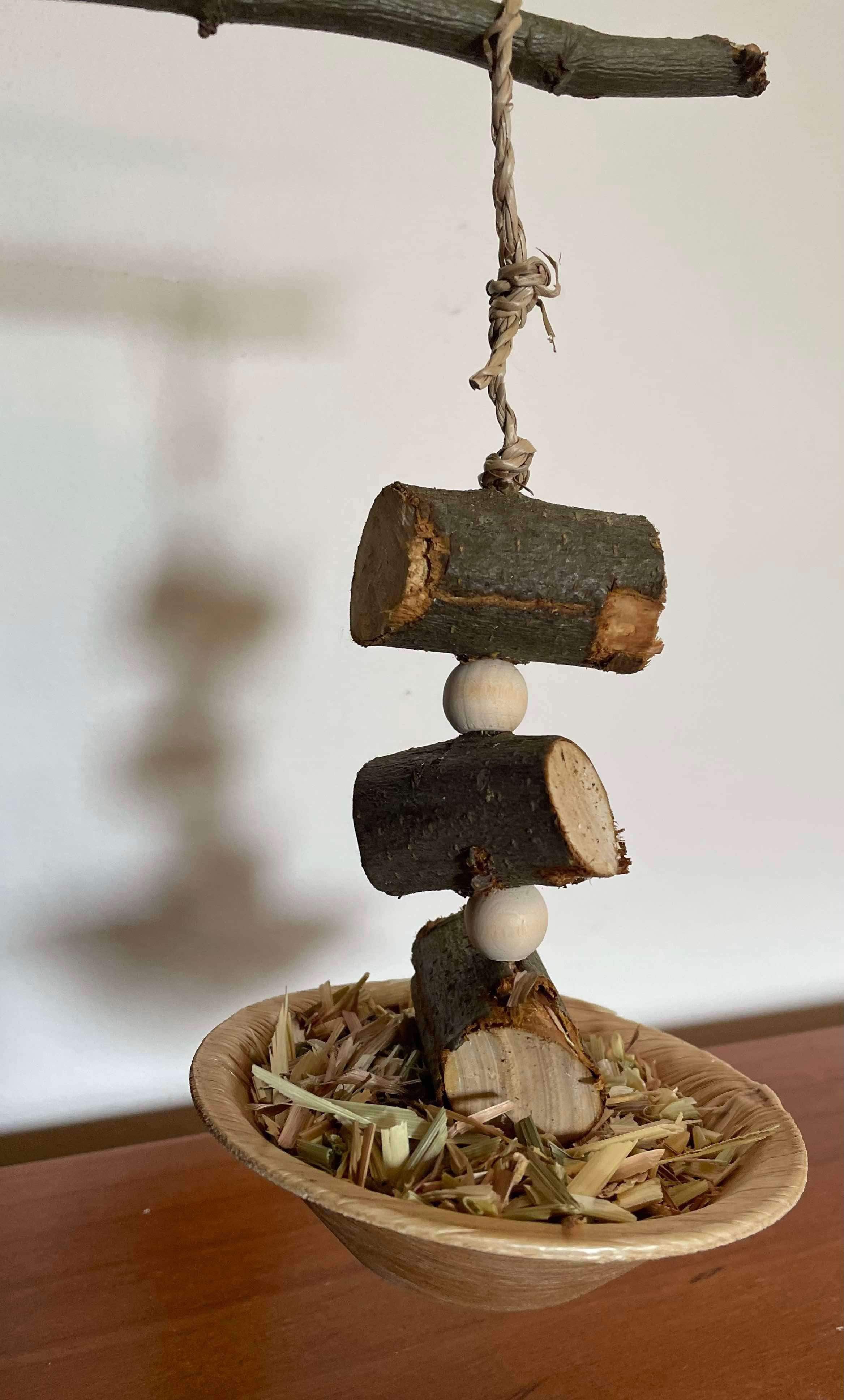 Apple plate chaff hanging toy – The Binky Collective